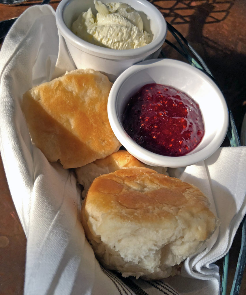 Brunch at Le Moo starts our day right | LouisvilleHotBytes.com